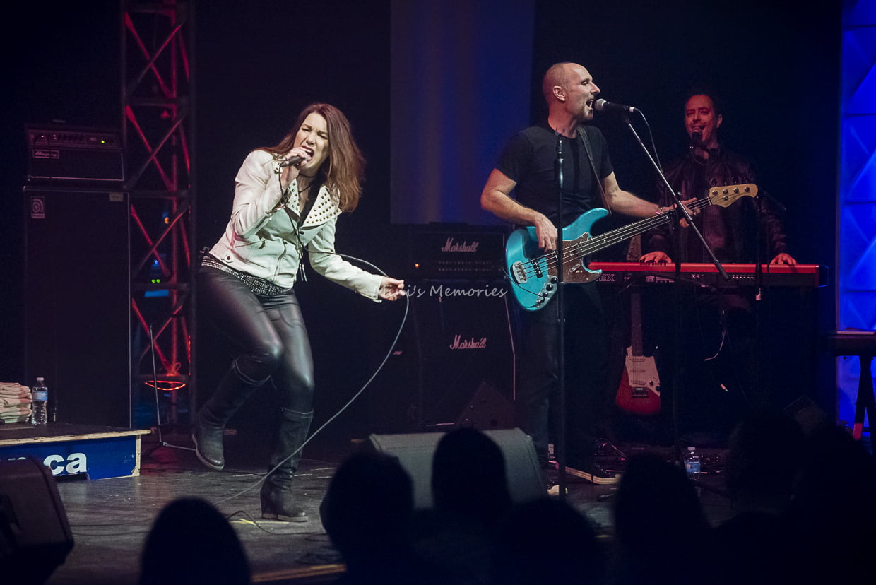 Photo Gallery: Lee Aaron at Niagara Falls' Seneca Queen Theatre - That ...