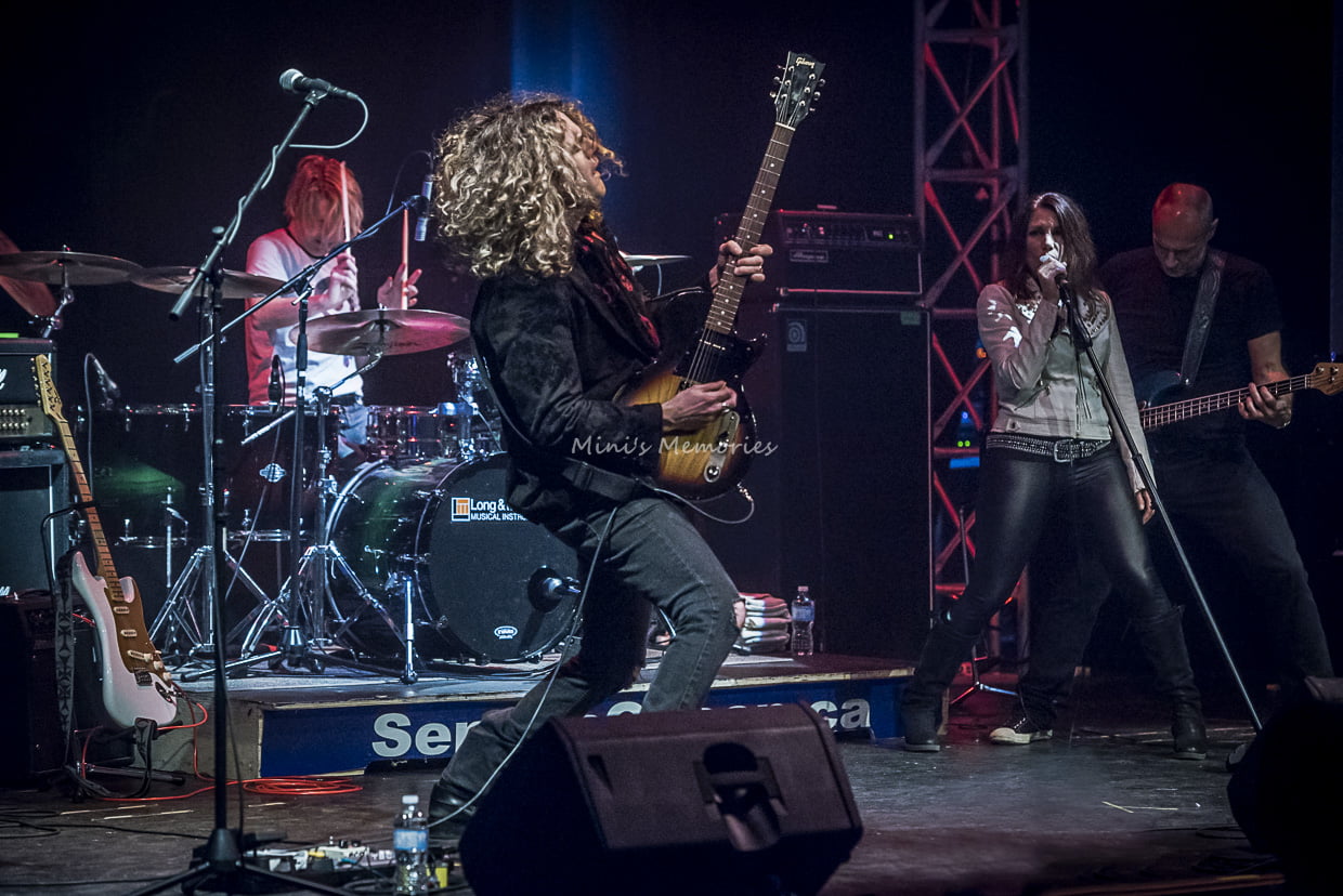 Photo Gallery: Lee Aaron at Niagara Falls' Seneca Queen Theatre - That ...