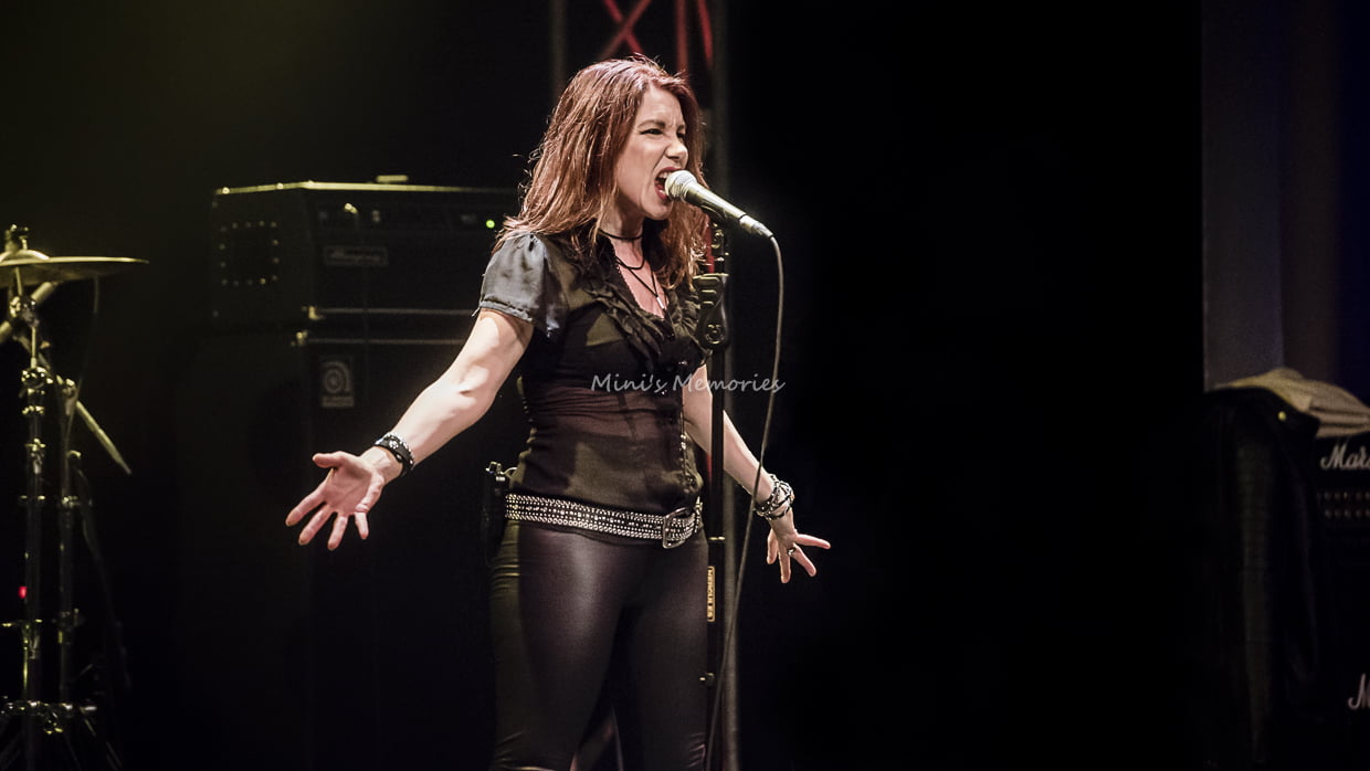 Photo Gallery: Lee Aaron at Niagara Falls' Seneca Queen Theatre - That ...