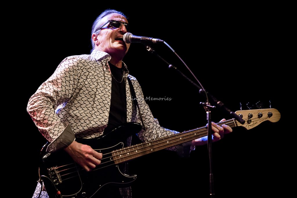 Photo Gallery: Kim Mitchell at Toronto's Phoenix Concert Theatre - That ...