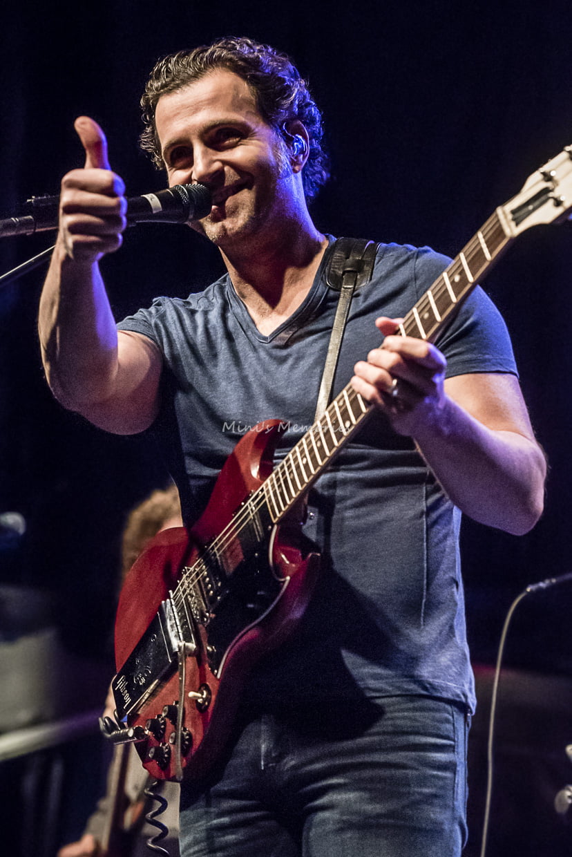 Photo Gallery: Dweezil Zappa at Toronto's Phoenix Concert Theatre ...