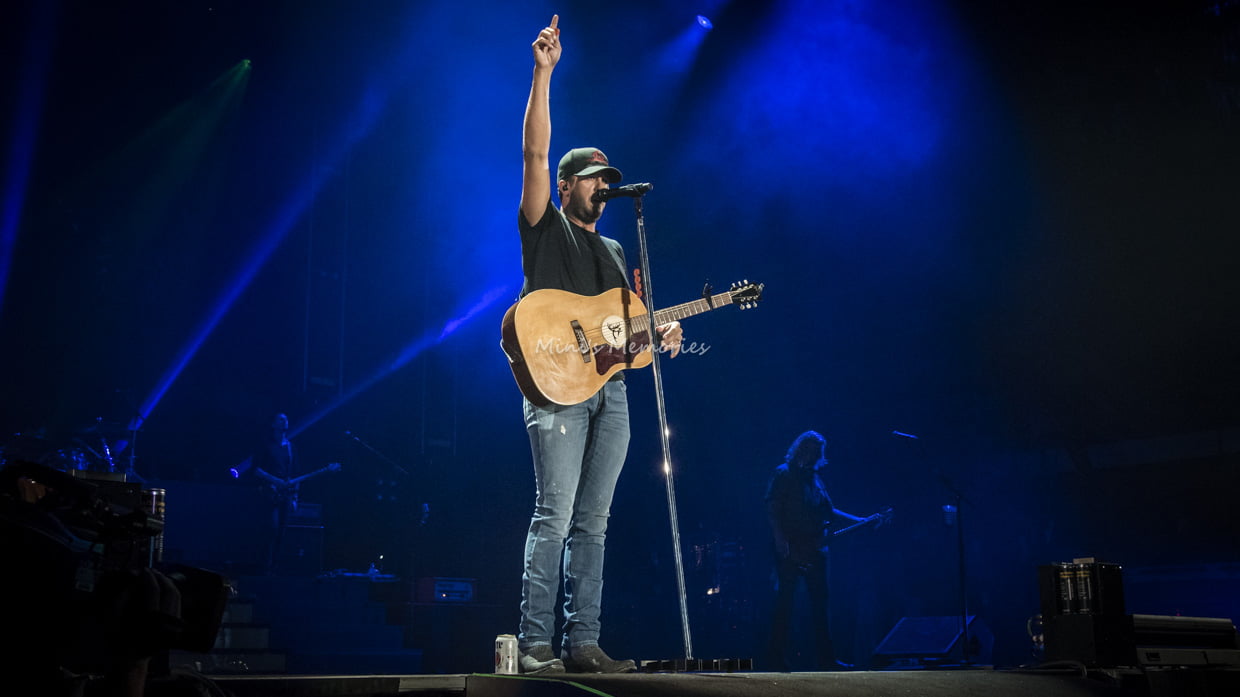 Photo Gallery: Luke Bryan with Sam Hunt and Jon Pardi at Toronto's ...