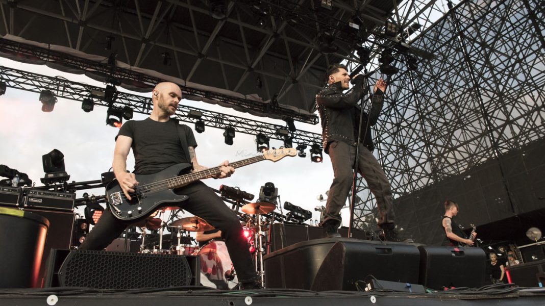 Photo Gallery: Rise Against with AFI and Anti Flag at Toronto’s RBC ...