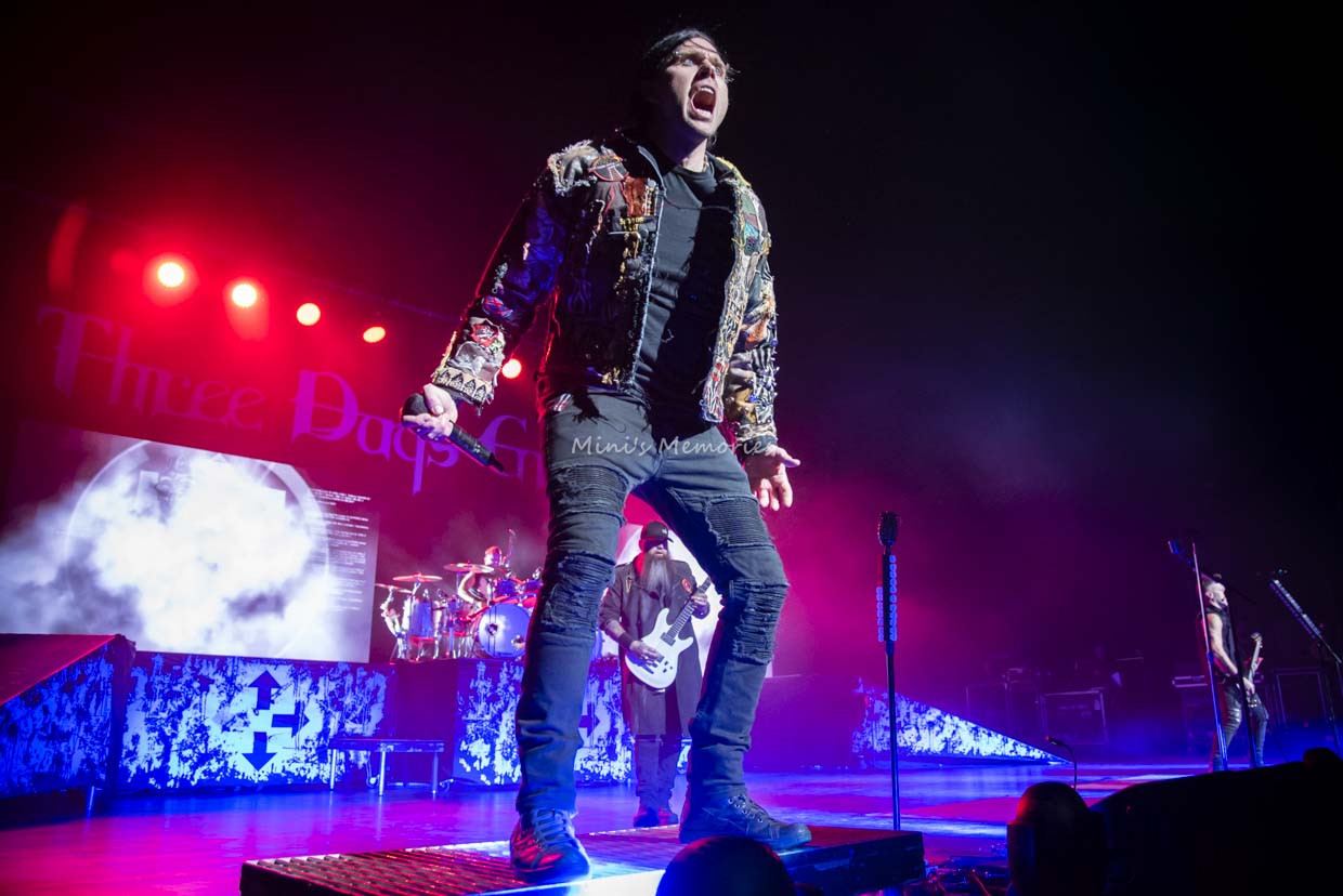 Photo Gallery: Three Days Grace with Nothing More and Bad Wolves at ...