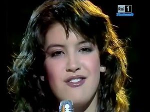 Phoebe Cates performing the theme song of her debut film ‘Paradise’ on ...