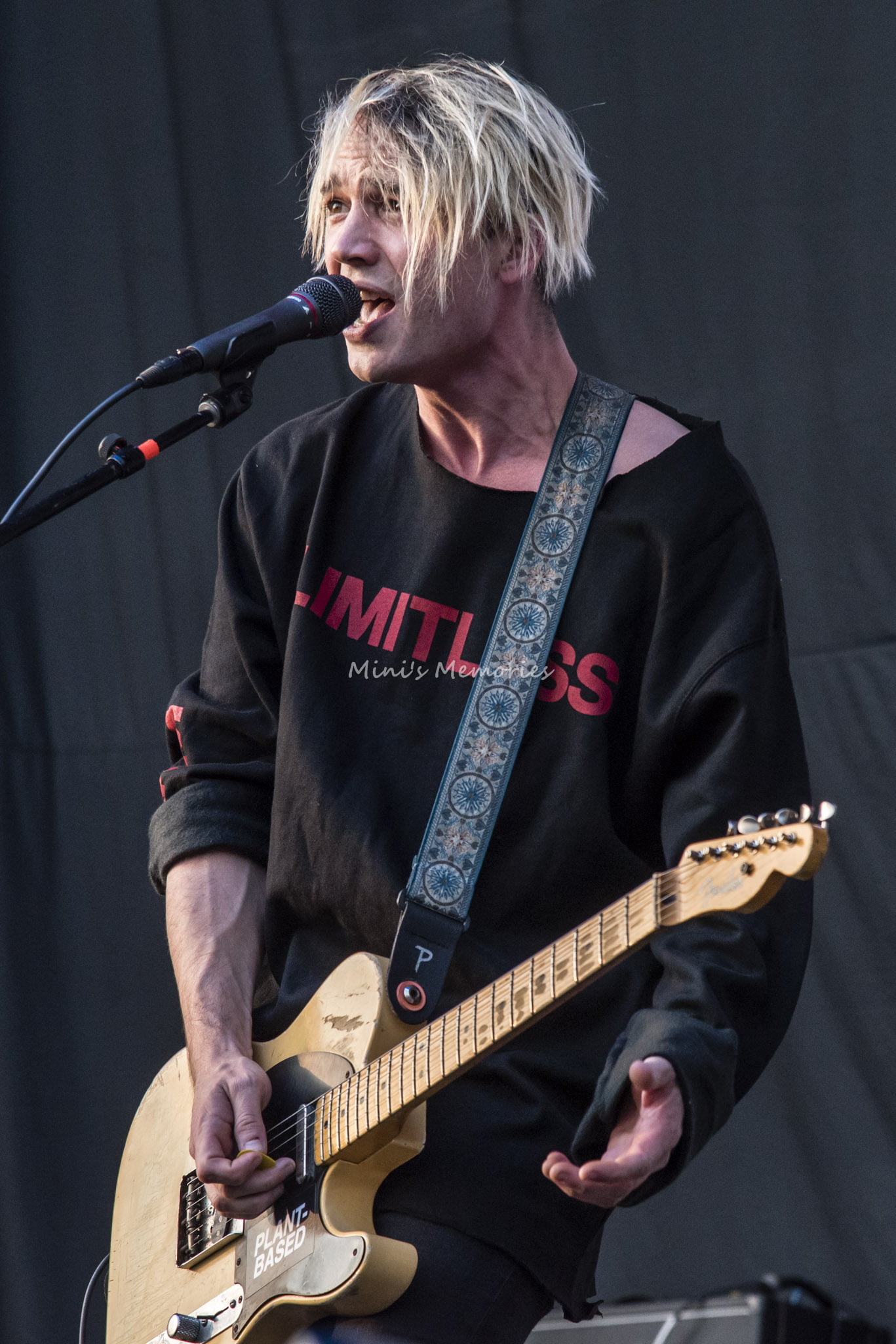 Photo Gallery: Shinedown with BadFlower, Dinosaur Pile-Up and Broken ...