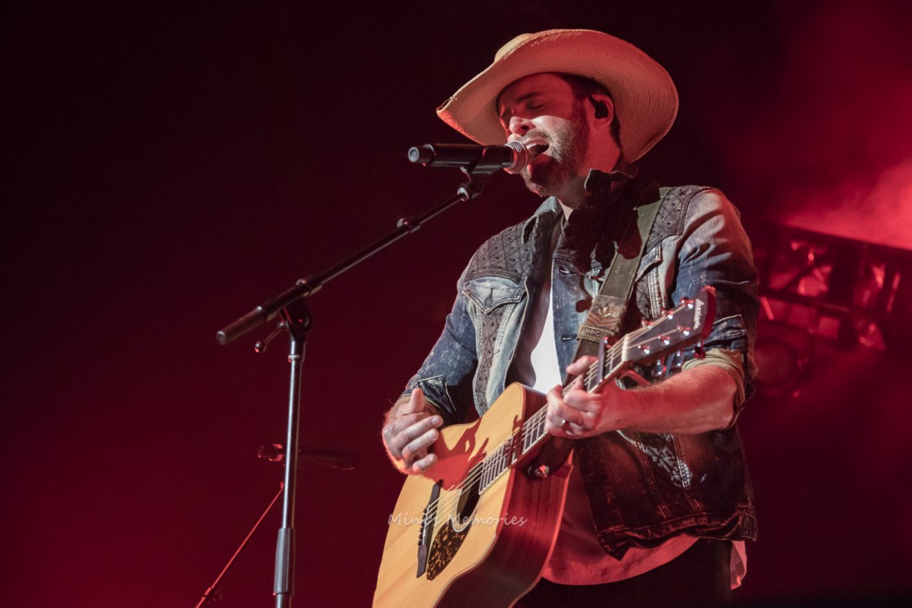 Photo Gallery: Dean Brody with Dallas Smith, Chad Brownlee, Mackenzie ...