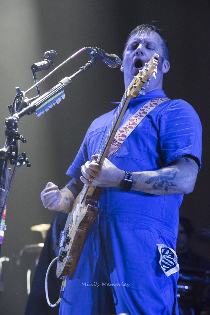 Photo Gallery: The Black Keys with Modest Mouse at Toronto's Scotiabank ...