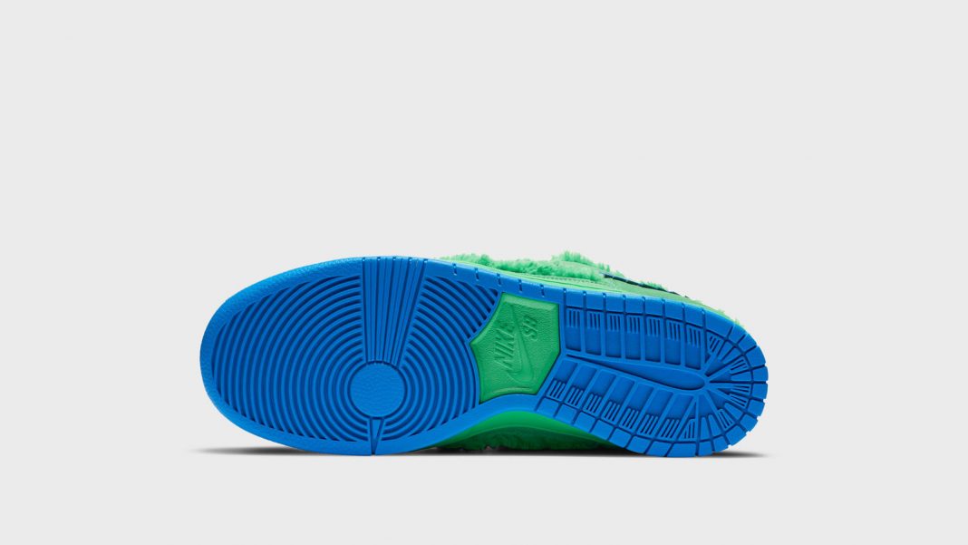 Nike and Grateful Dead Release Fuzzy SB Dunk Low Shoes Featuring Iconic ...