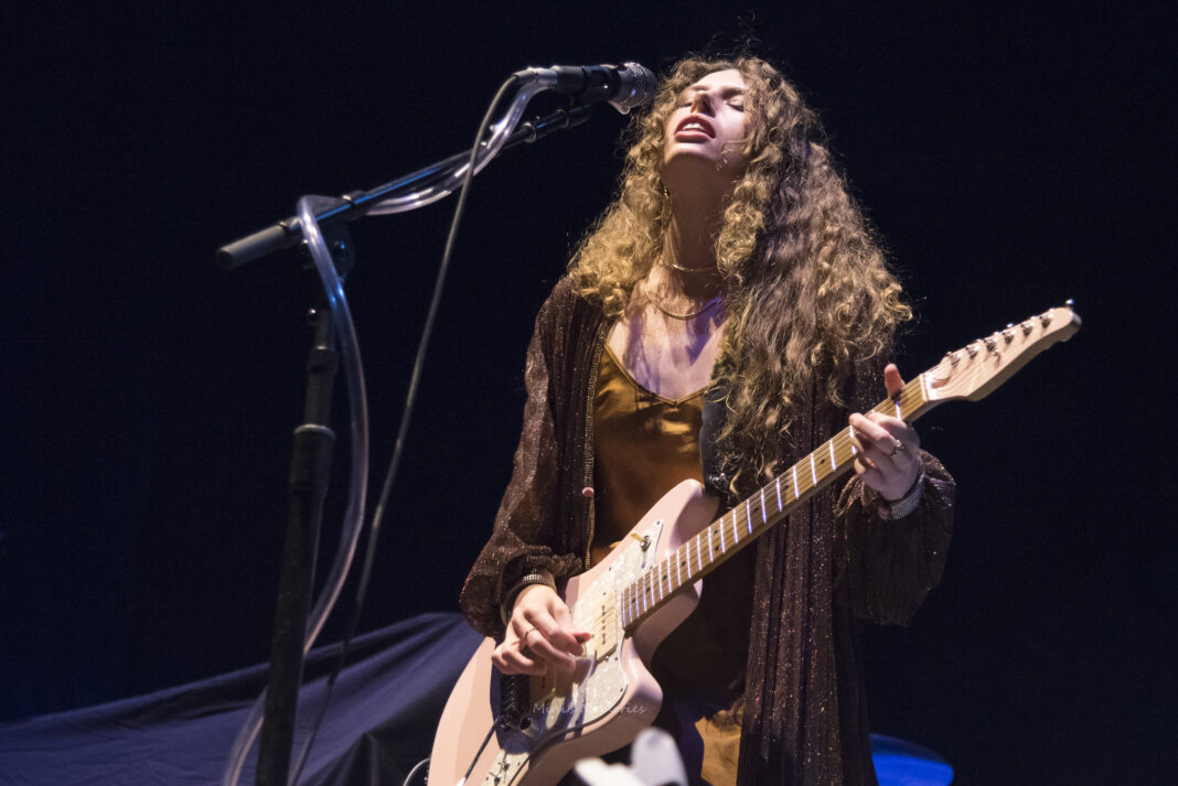 Photo Gallery: Greta Van Fleet with The Pretty Reckless and Hannah ...
