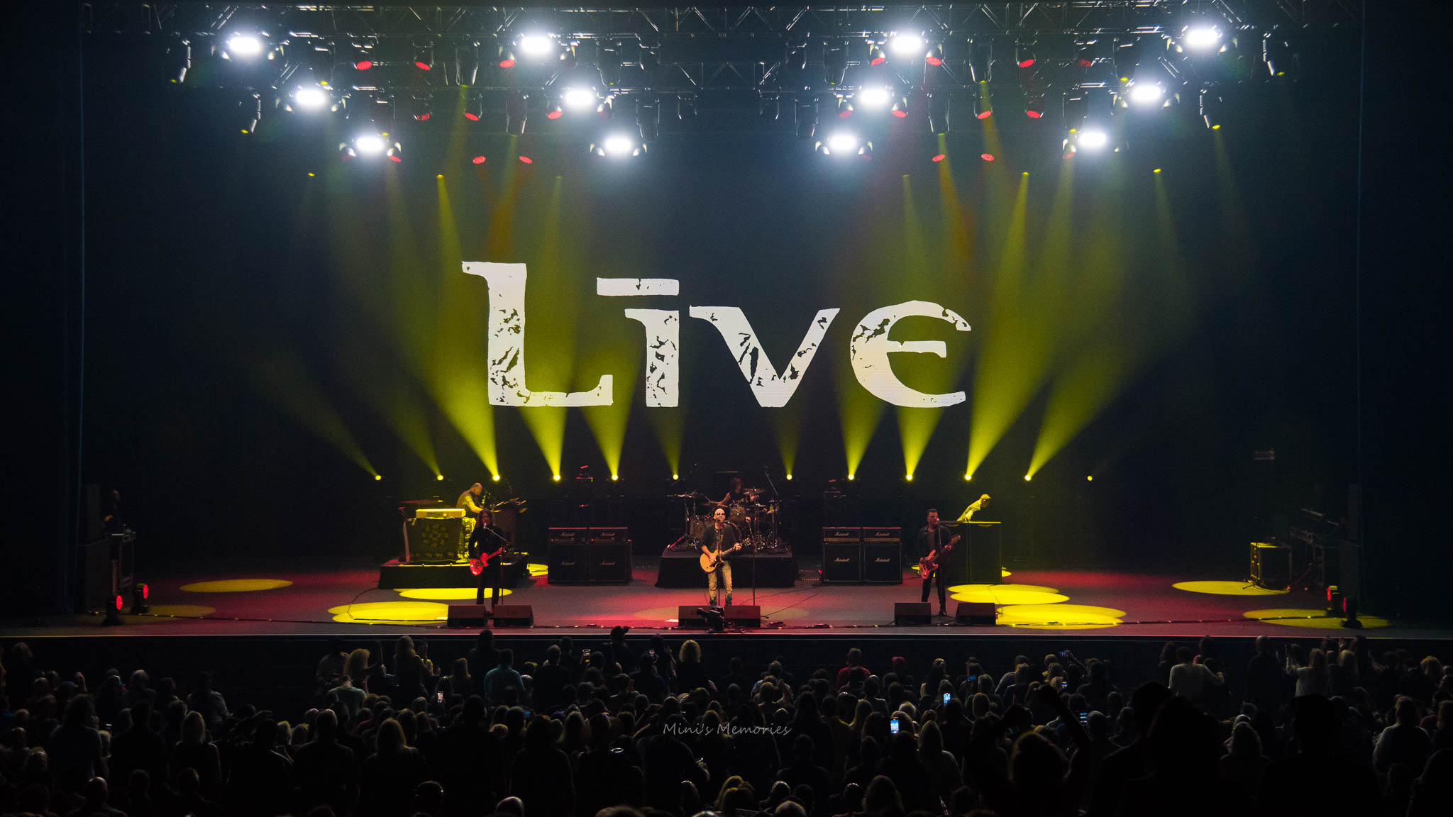 Photo Gallery: Live at Niagara Falls' OLG Stage at Fallsview Casino ...