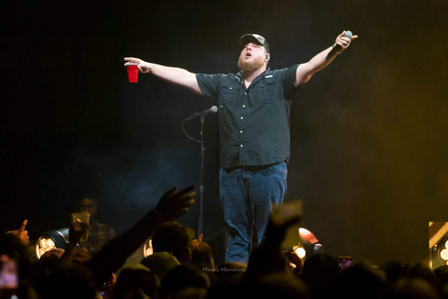 Photo Gallery: Luke Combs with Riley Green and Chayce Beckham at ...