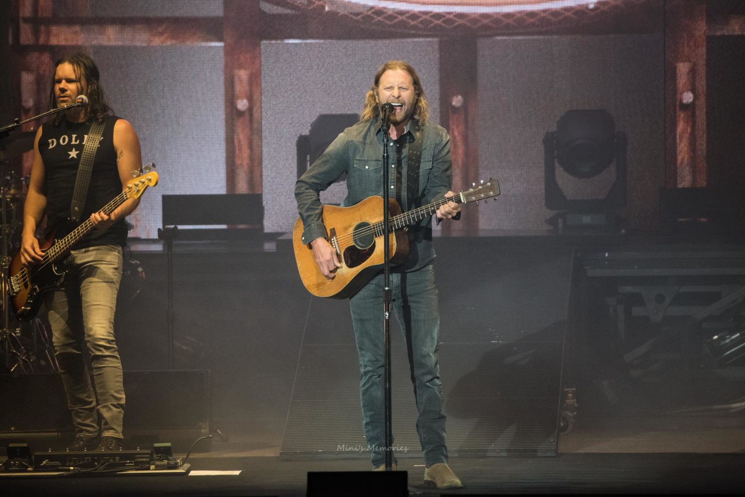 Photo Gallery: Dierks Bentley with Jordan Davis and Molly Tuttle at ...