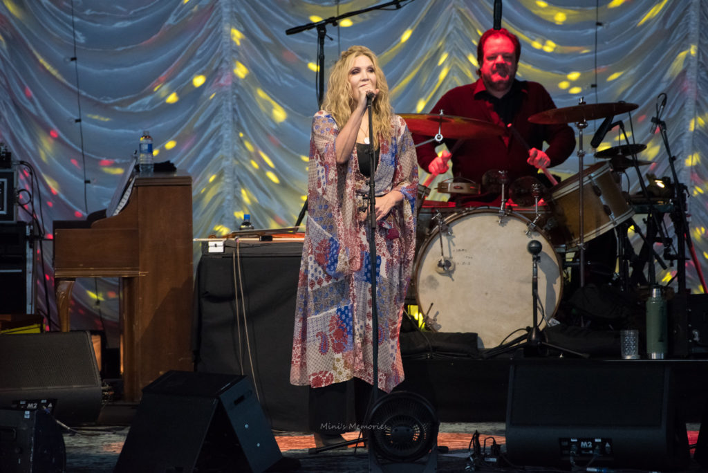 Photo Gallery: Robert Plant and Alison Krauss at Toronto's Budweiser ...