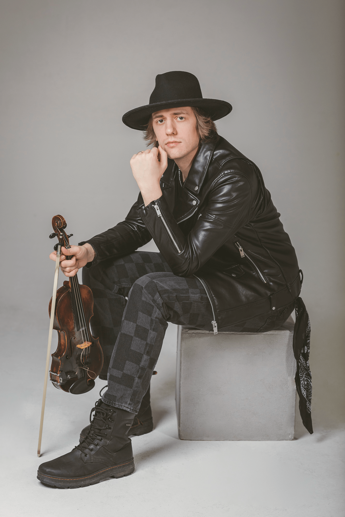 Fiddle-Singer and Songwriter Aleksi Campagne Stuns On Debut Bilingual Single "Won't Be Scared ...