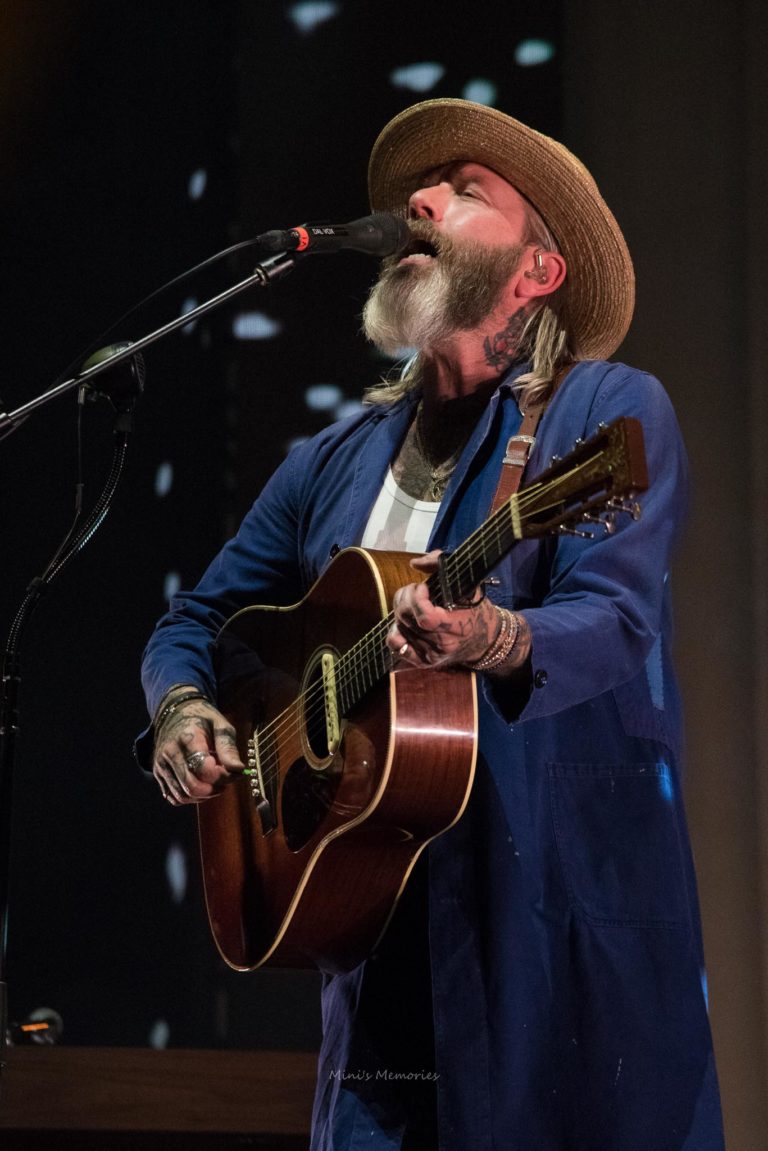 Photo Gallery: City and Colour with Katie Tupper at Toronto's Budweiser ...