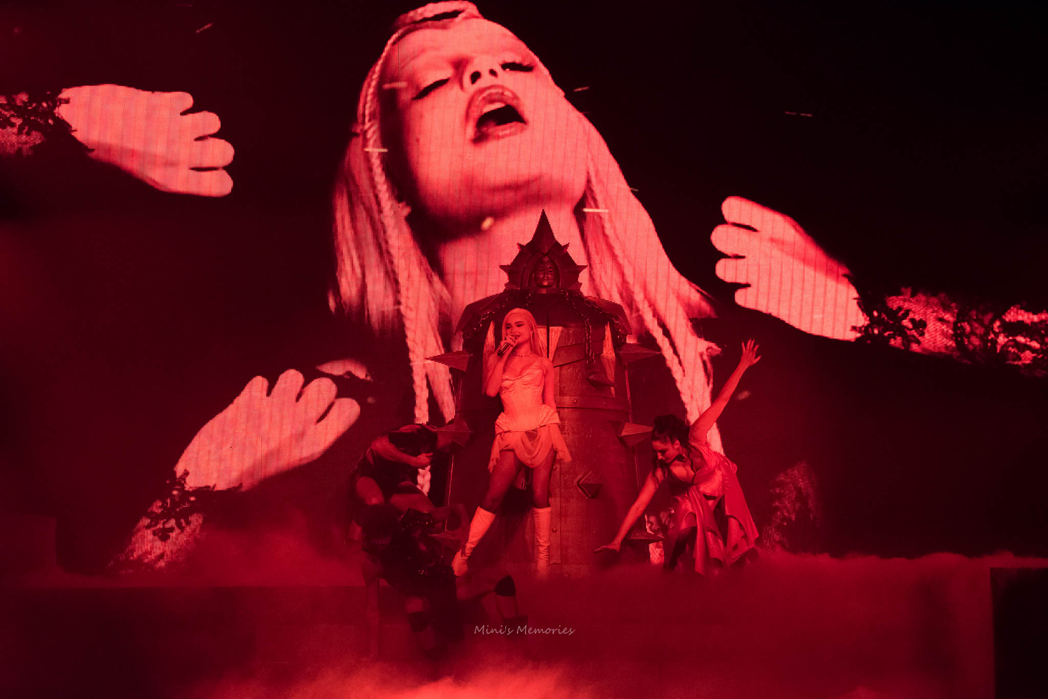 Photo Gallery: Kim Petras with Alex Chapman at Toronto's Coca-Cola ...