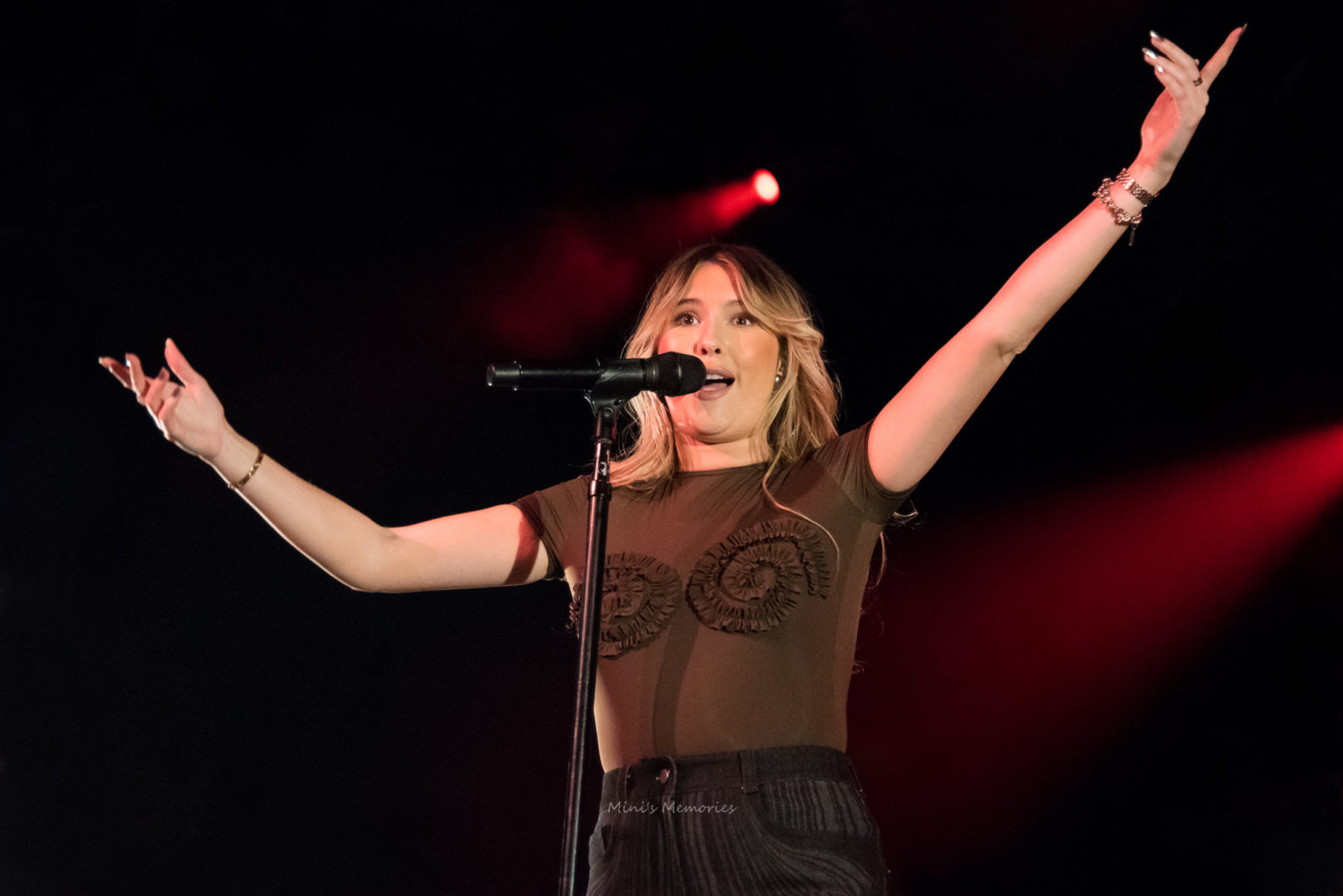 Photo Gallery: Benson Boone with Mimi Webb at Toronto's History - That ...