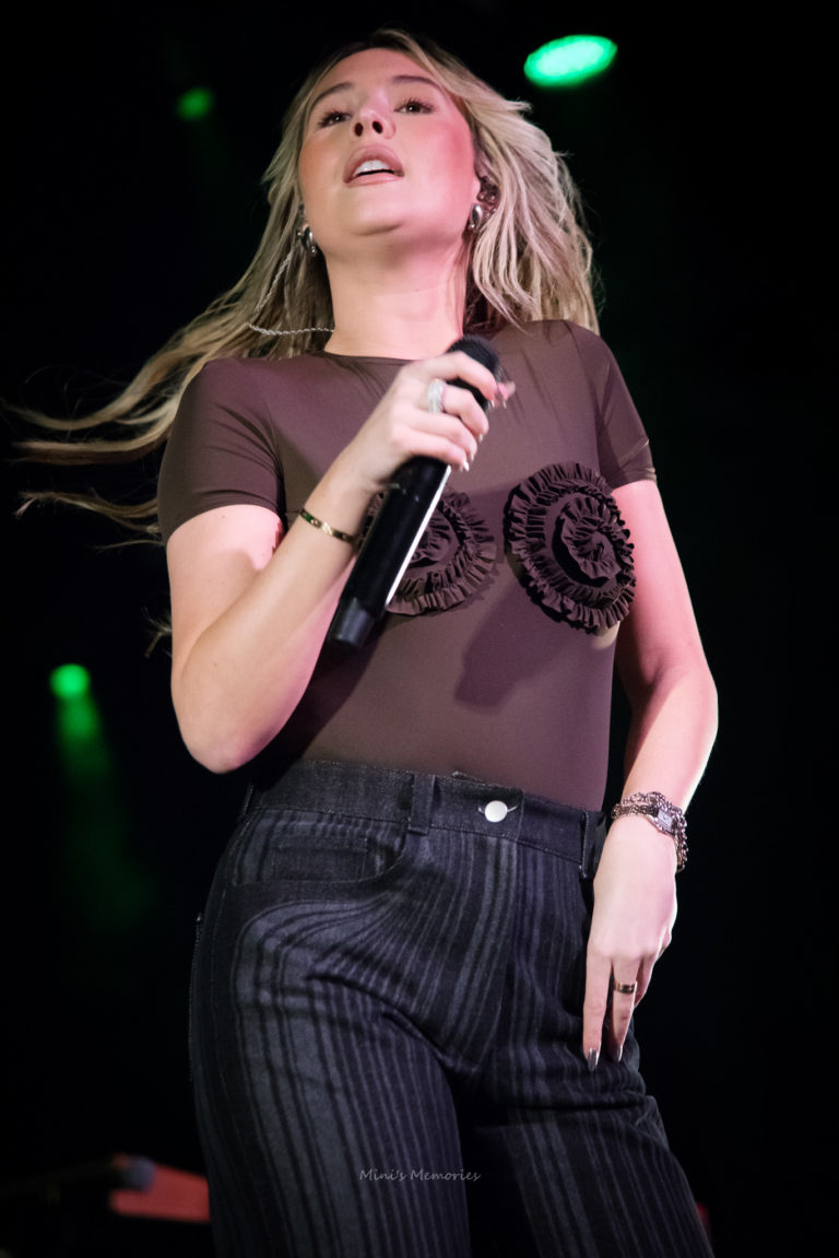 Photo Gallery: Benson Boone with Mimi Webb at Toronto's History - That ...