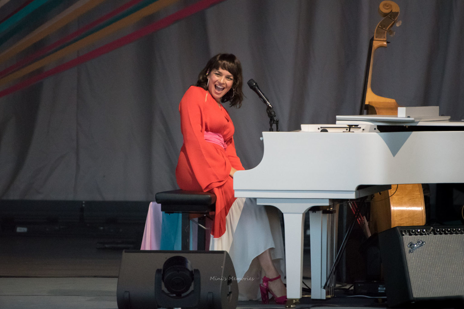 Photo Gallery: Norah Jones with William Prince at Toronto's Budweiser ...