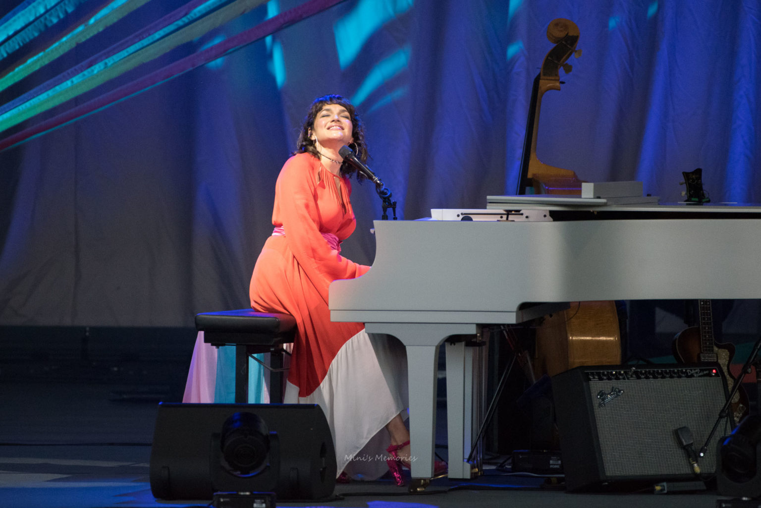 Photo Gallery: Norah Jones with William Prince at Toronto's Budweiser ...