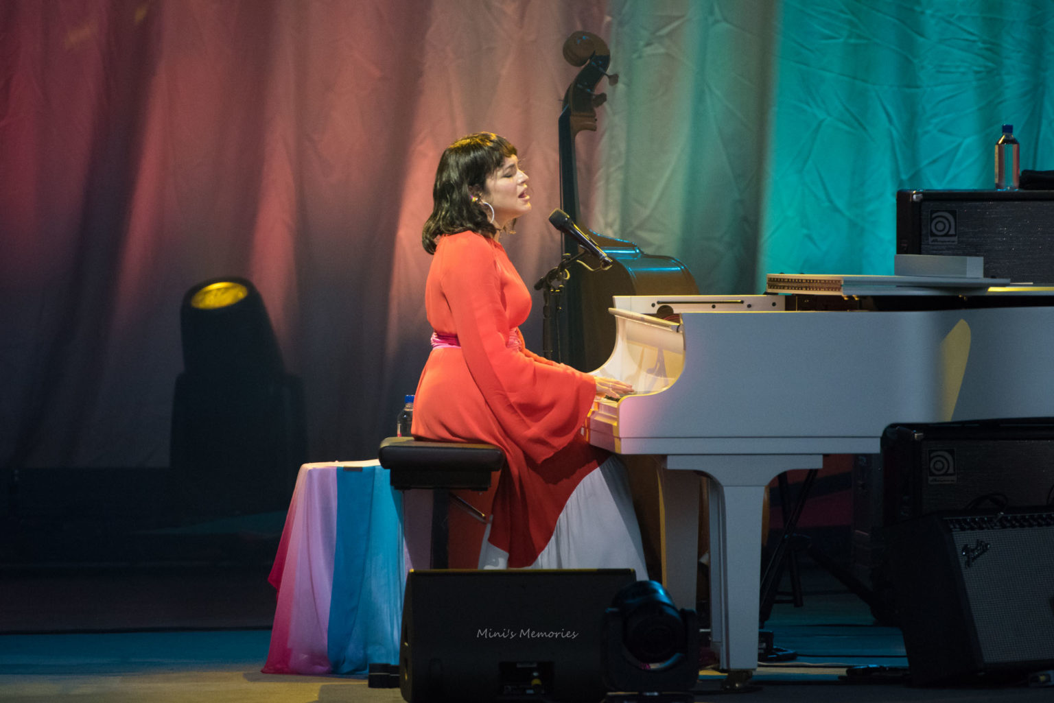 Photo Gallery: Norah Jones with William Prince at Toronto's Budweiser ...