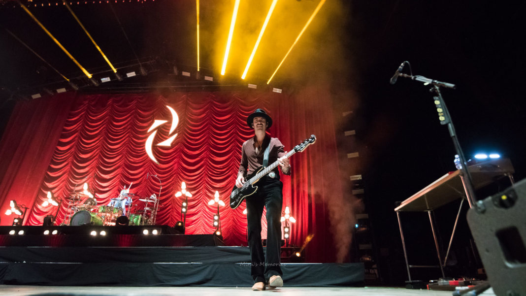 Photo Gallery: Halestorm with I Prevail, Hollywood Undead and Fit For A ...