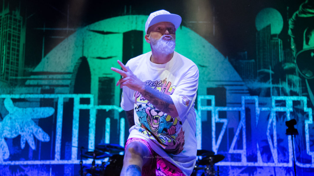 Photo Gallery: Limp Bizkit with Bones, N8NOFACE and Corey Feldman at ...