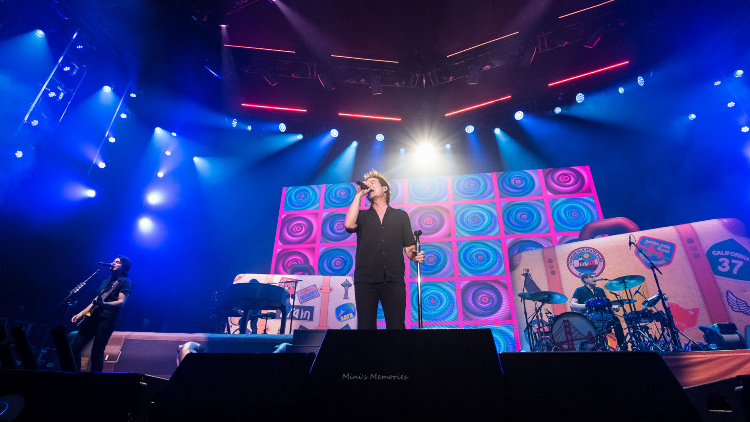 Photo Gallery: Train with REO Speedwagon and Yacht Rock Revue at ...