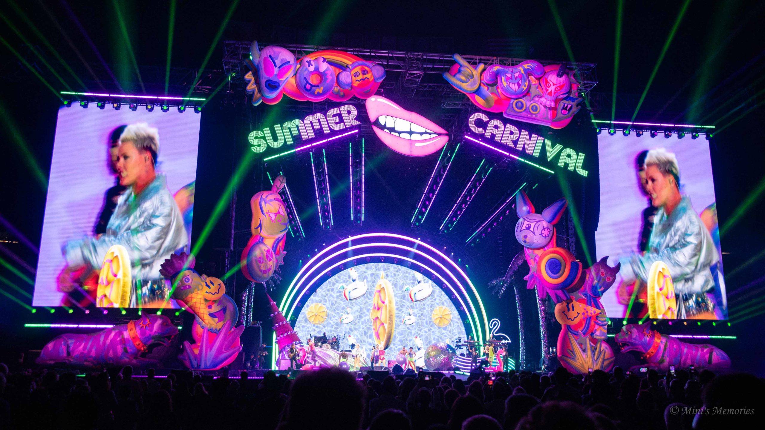 Photo Gallery: P!nk with Sheryl Crow and The Script at Toronto's Rogers ...