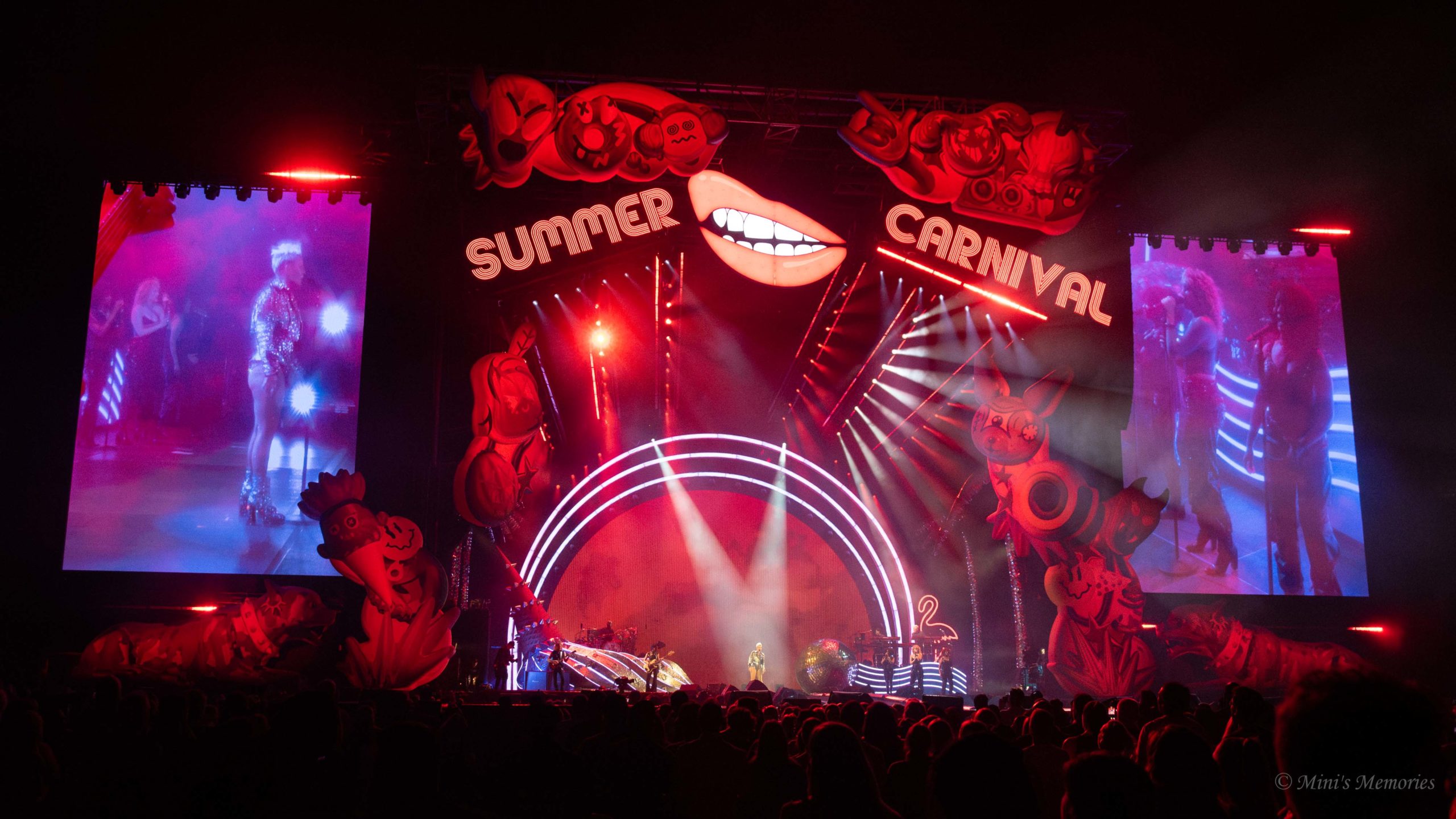 Photo Gallery: P!nk with Sheryl Crow and The Script at Toronto's Rogers ...