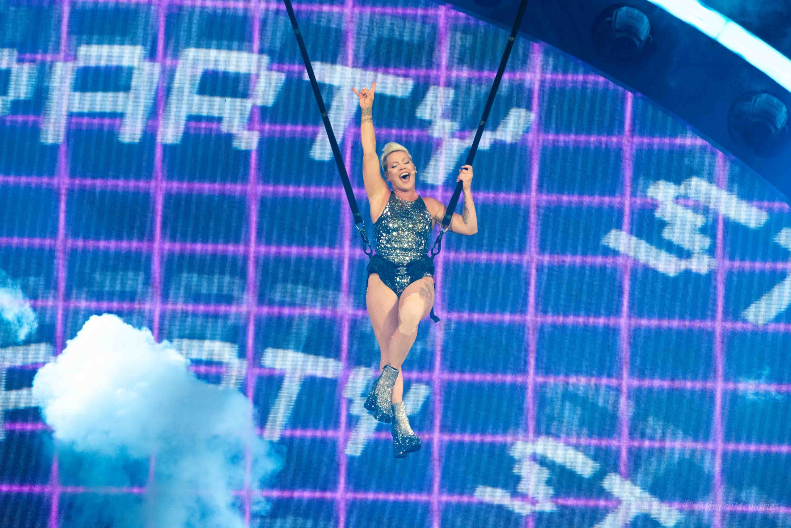 Photo Gallery: P!nk with Sheryl Crow and The Script at Toronto's Rogers ...