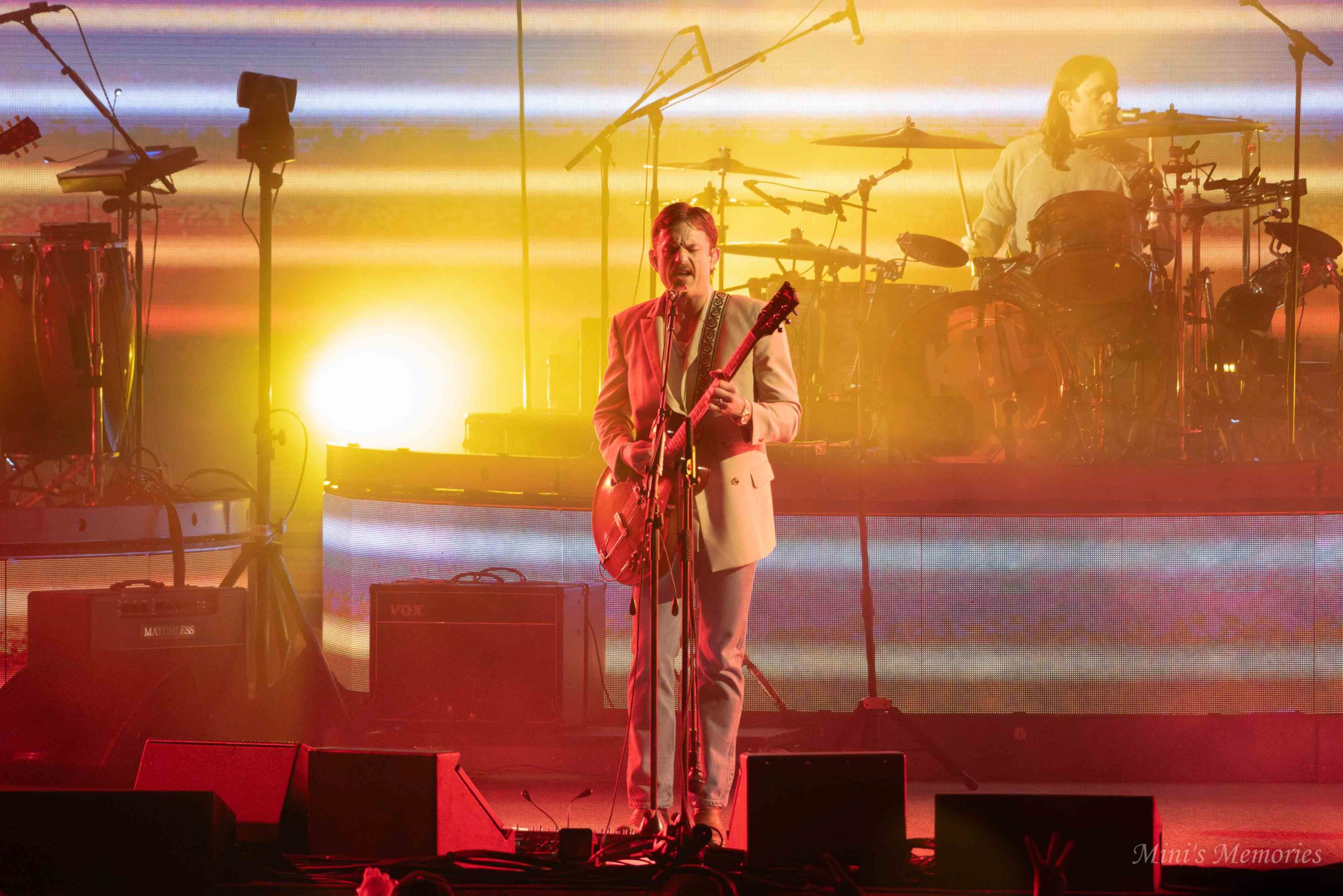 Photo Gallery: Kings of Leon with Phantogram at Toronto's Budweiser ...
