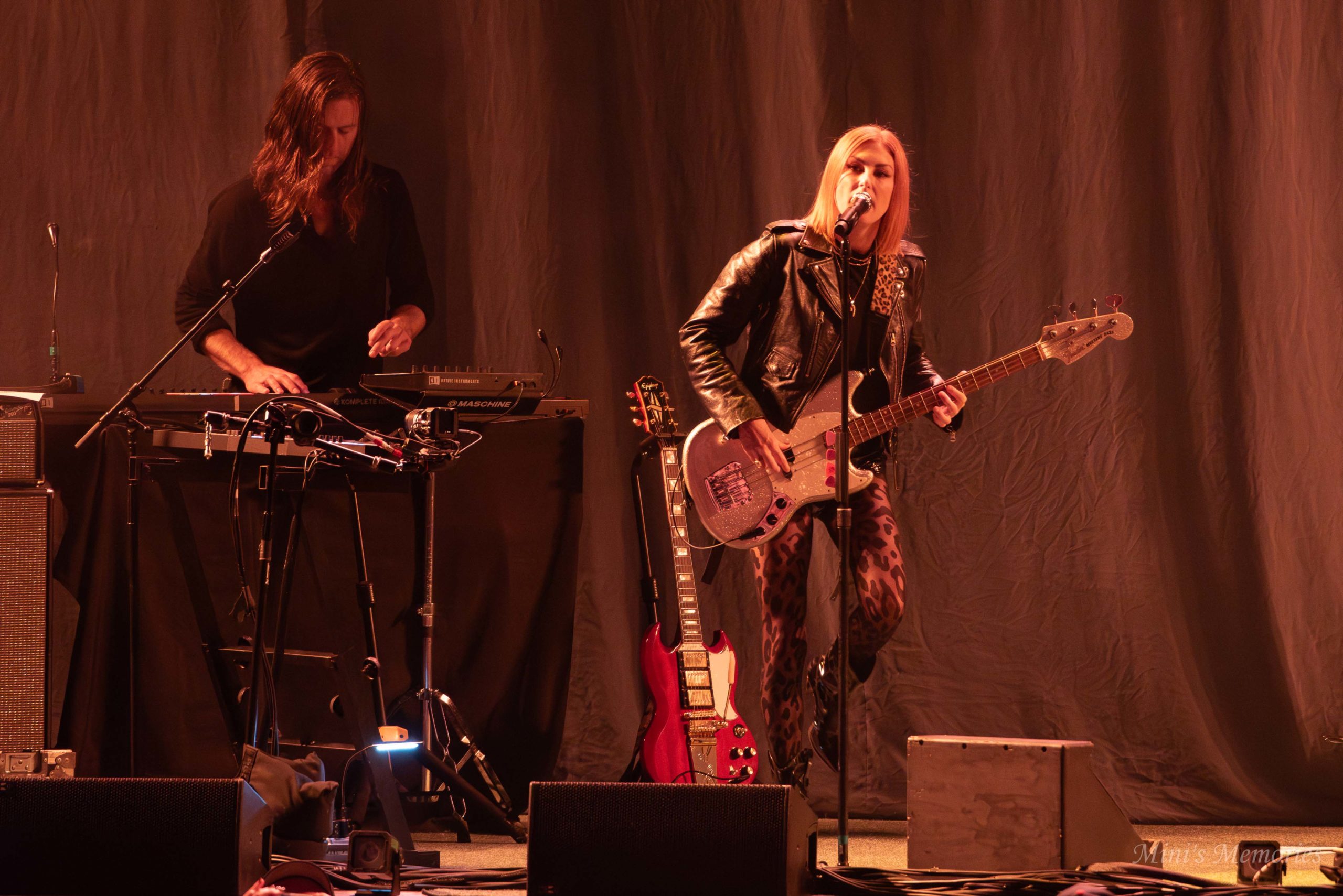 Photo Gallery: Kings of Leon with Phantogram at Toronto's Budweiser ...