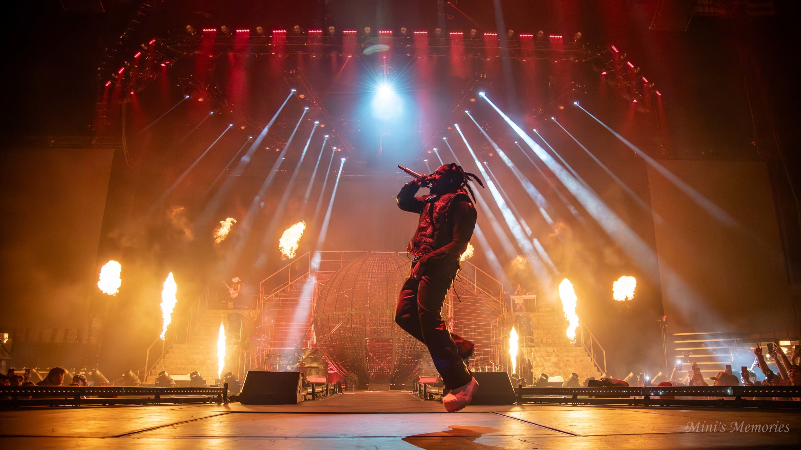 Photo Gallery: Don Toliver with Monaleo and Molly Santana at Toronto's ...