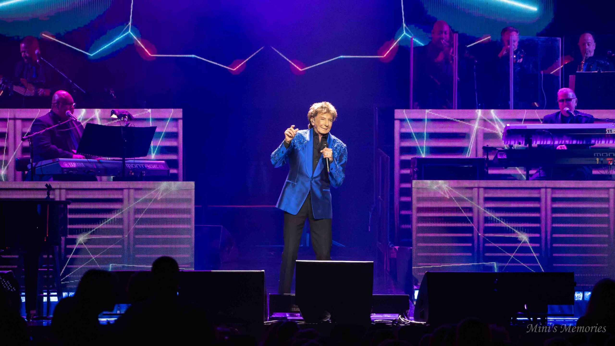Photo Gallery: Barry Manilow and Dennis Blair at Toronto's Scotiabank ...
