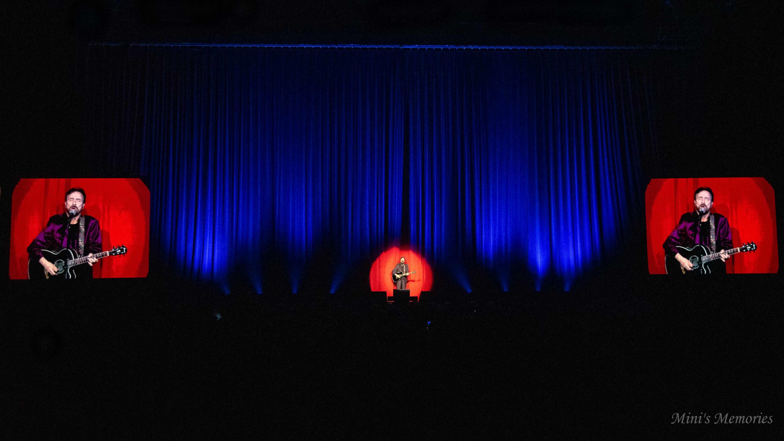 Photo Gallery: Barry Manilow and Dennis Blair at Toronto's Scotiabank ...