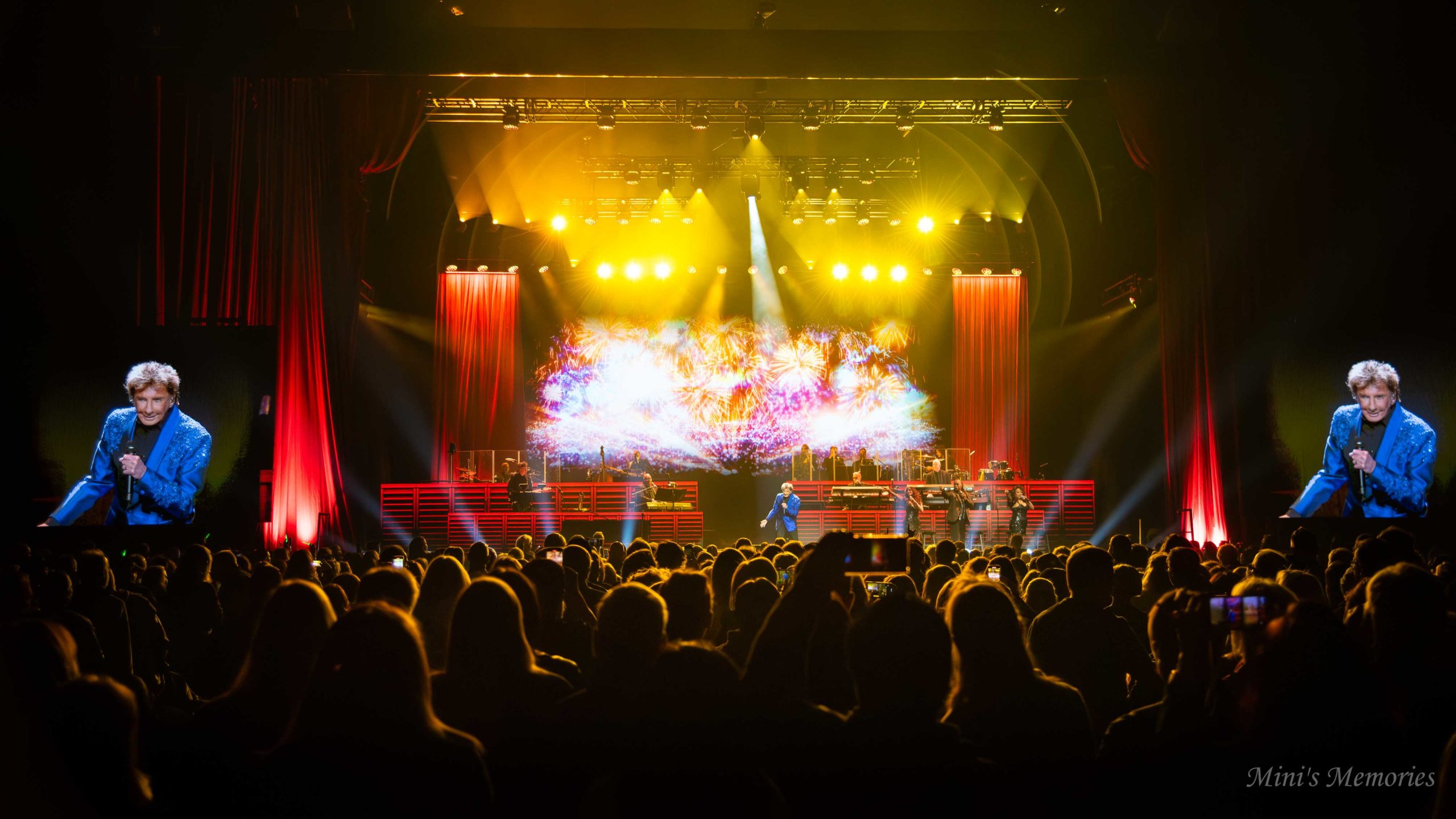 Photo Gallery: Barry Manilow and Dennis Blair at Toronto's Scotiabank ...