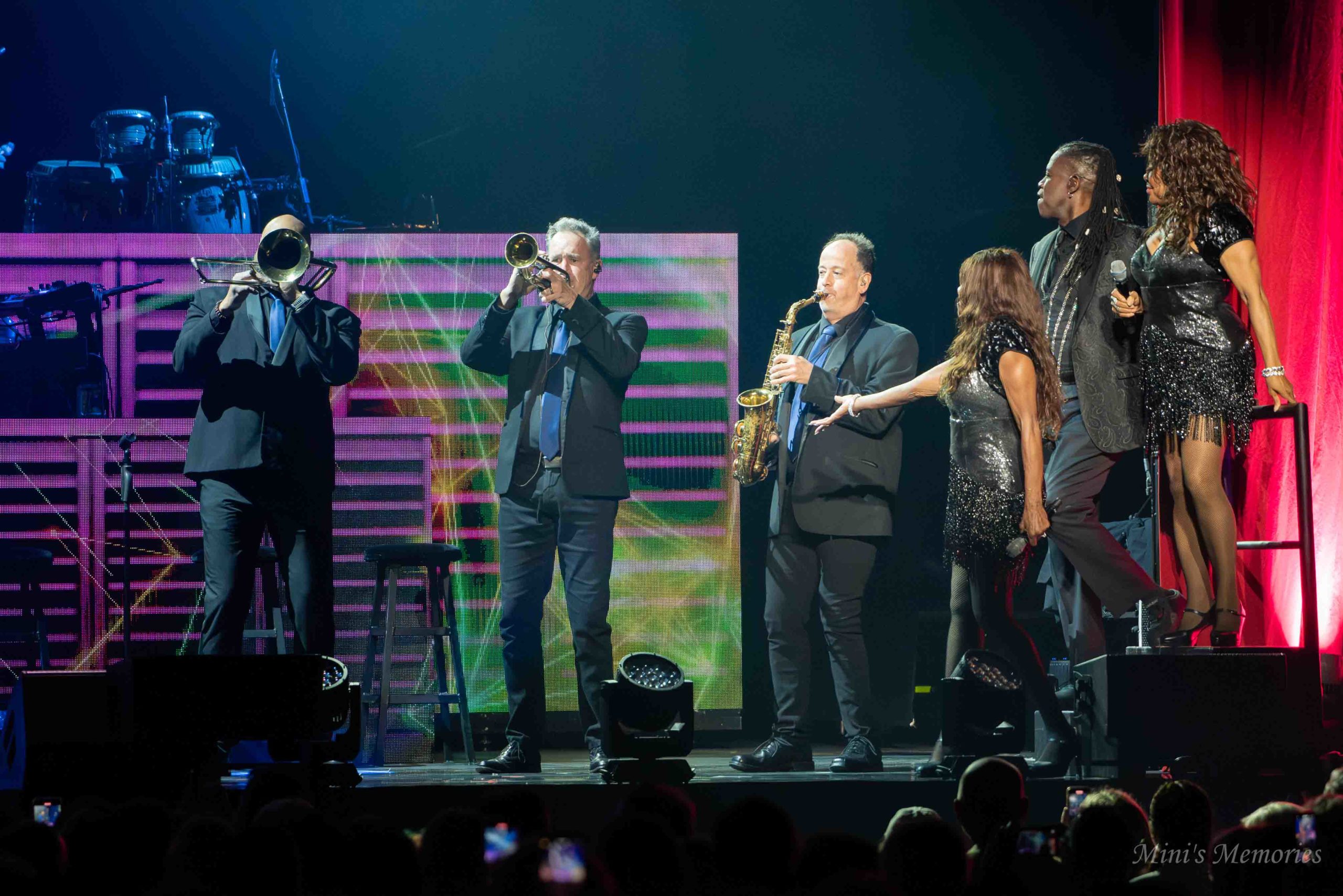 Photo Gallery: Barry Manilow and Dennis Blair at Toronto's Scotiabank ...