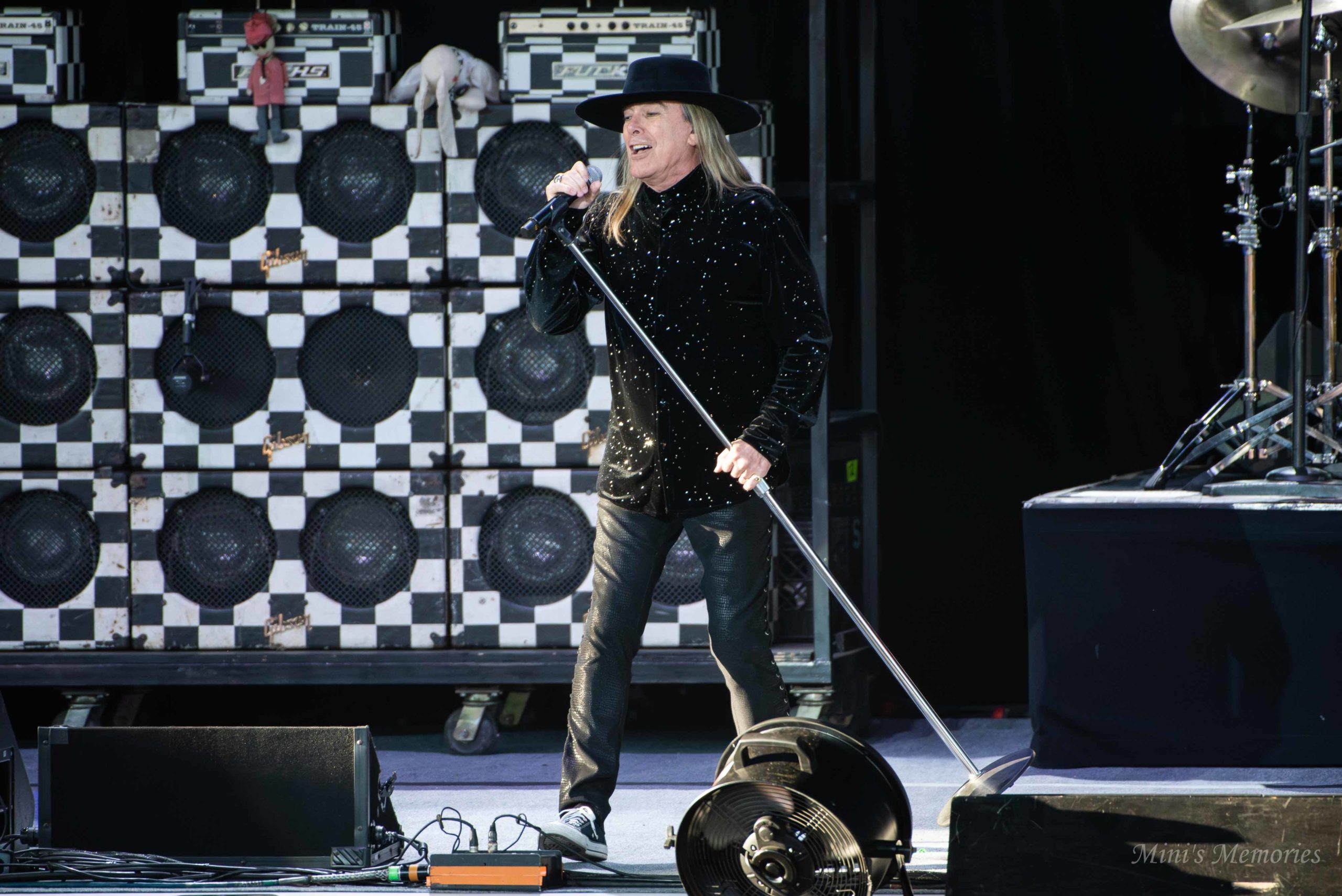 Photo Gallery: Rod Stewart and Cheap Trick at Toronto's Budweiser Stage ...