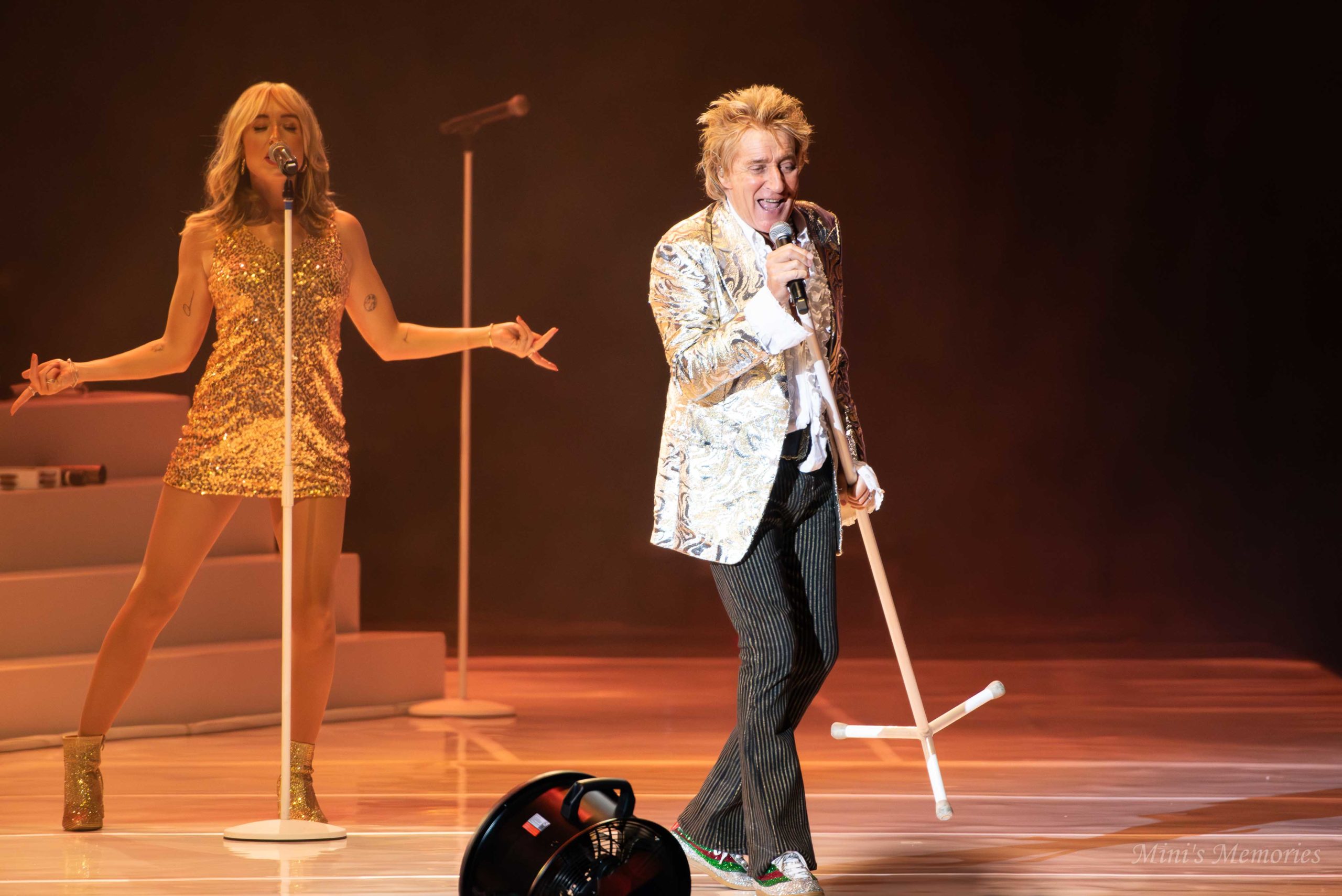 Photo Gallery: Rod Stewart and Cheap Trick at Toronto's Budweiser Stage ...