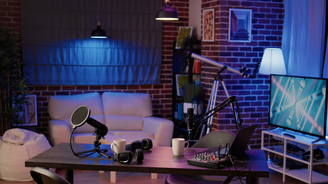 10 Essential Tips for Building a Social Media Studio at Home - That ...