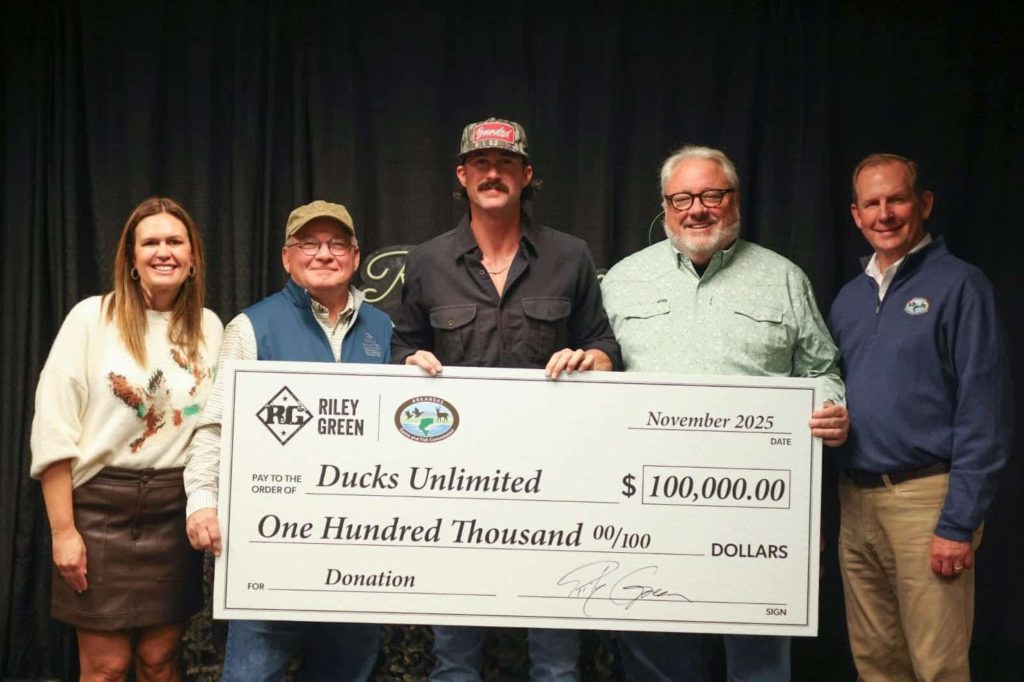 Riley Green Celebrates Duck Season With Sold Out Duckman Jam, Donating ...