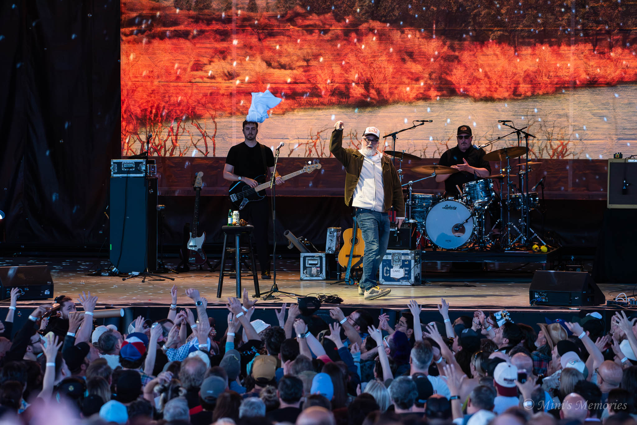 Photo Gallery: Cake at Toronto's RBC Amphitheatre on May 28, 2026 ...